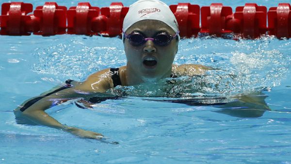 Canada's MacNeil stuns Sjostrom in women's 100 butterfly | Euronews