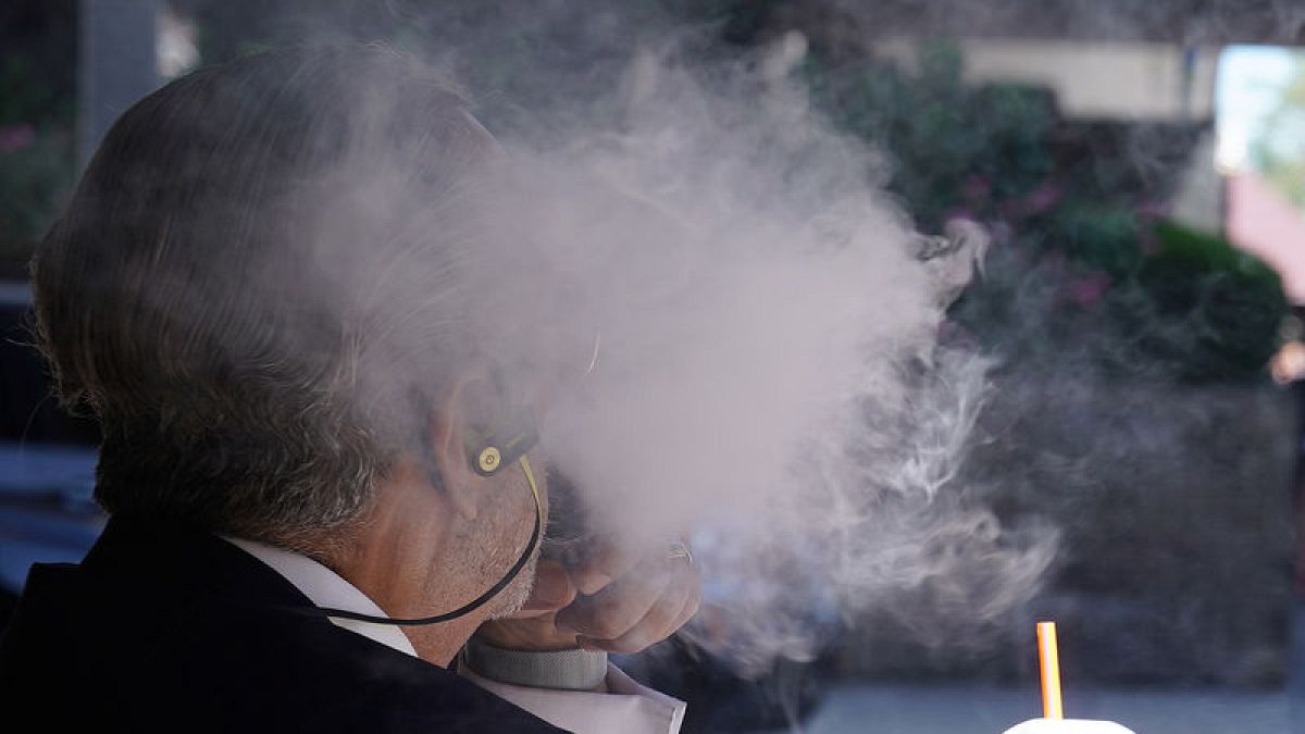 U.S. vaping-related deaths rise to 12, illnesses climb to 805 | Euronews