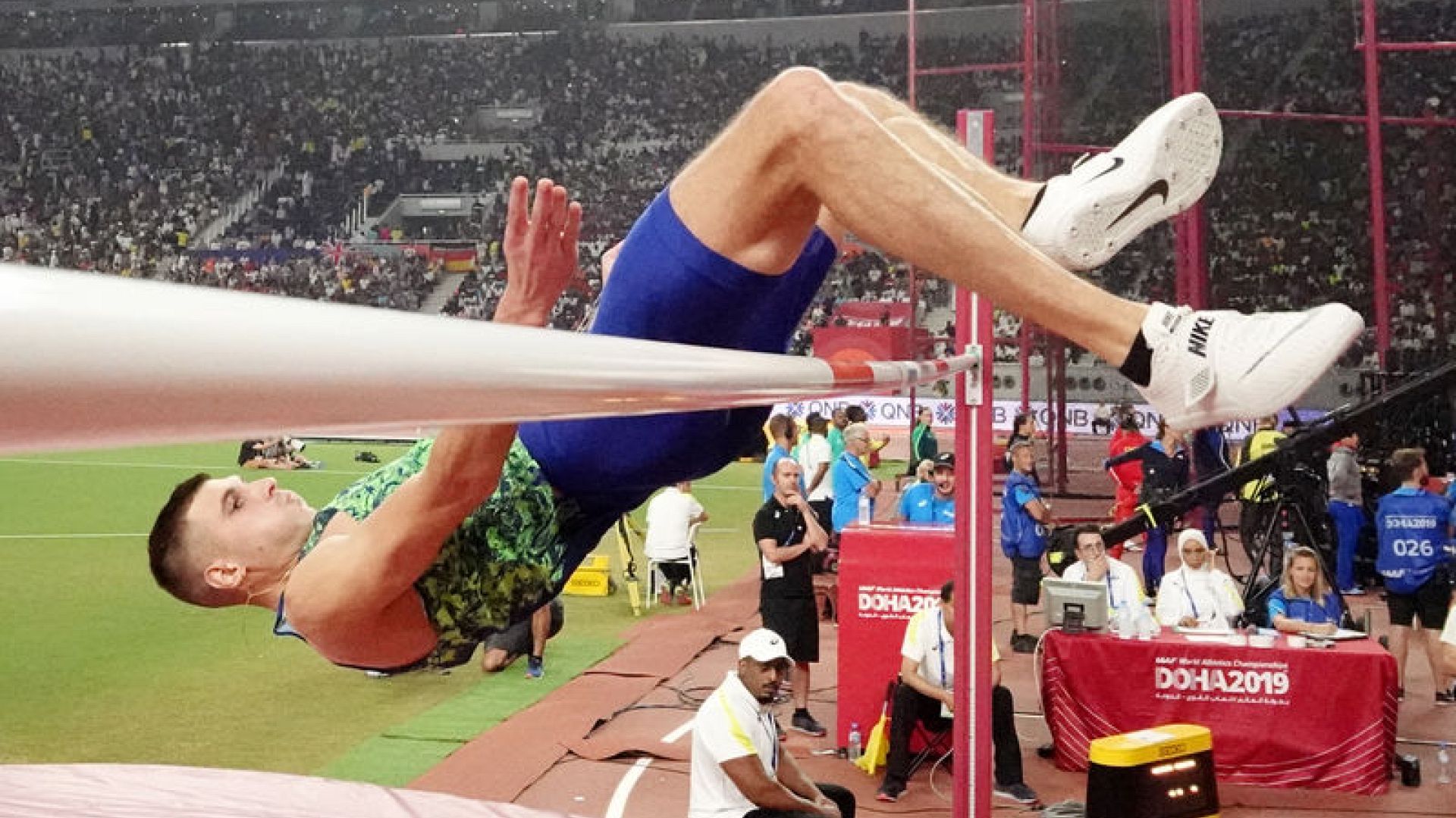 Russian Akimenko takes surprise silver | Euronews