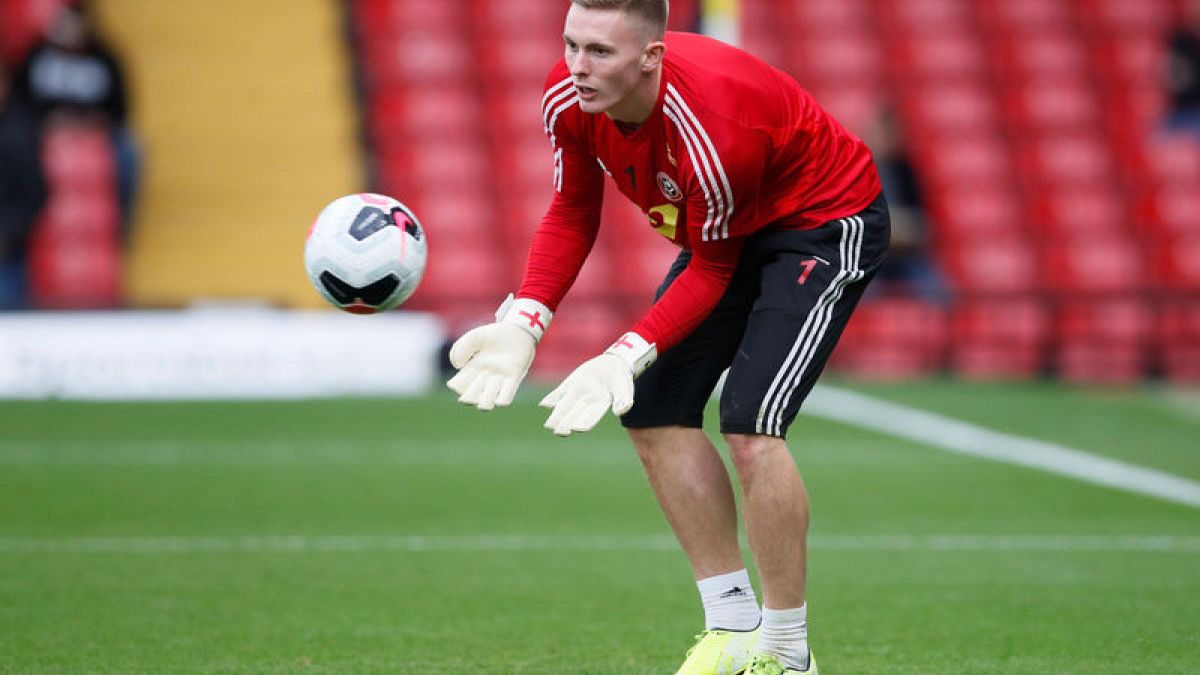 England give first call-up to keeper Henderson as Heaton withdraws ...