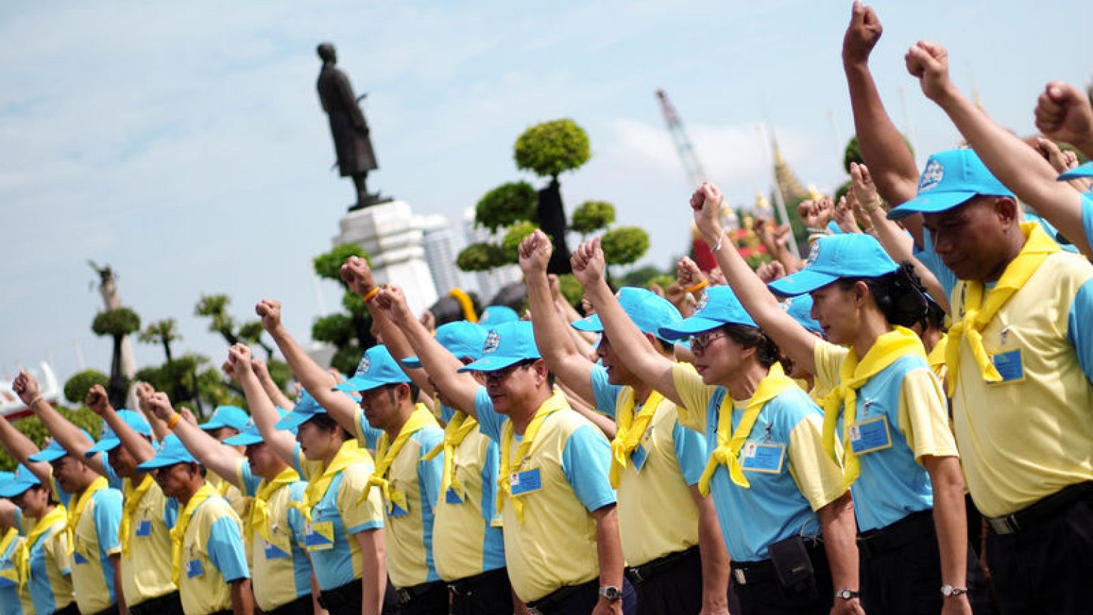 Thai king creates boot camp-style 'unity' courses | Euronews