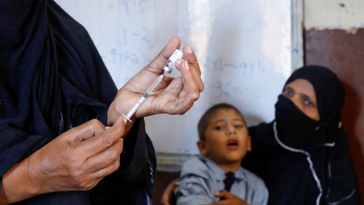 Pakistan grapples with drug-resistant typhoid outbreak | Euronews