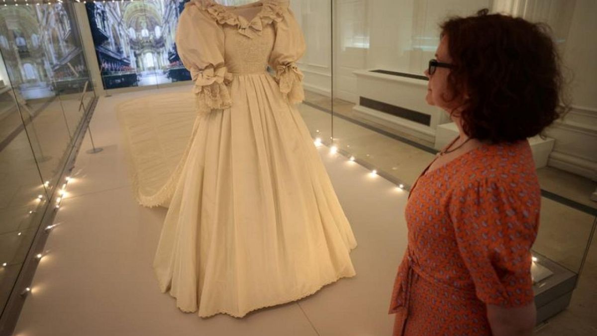 Royal frocks, including Diana wedding dress, on display in London ...
