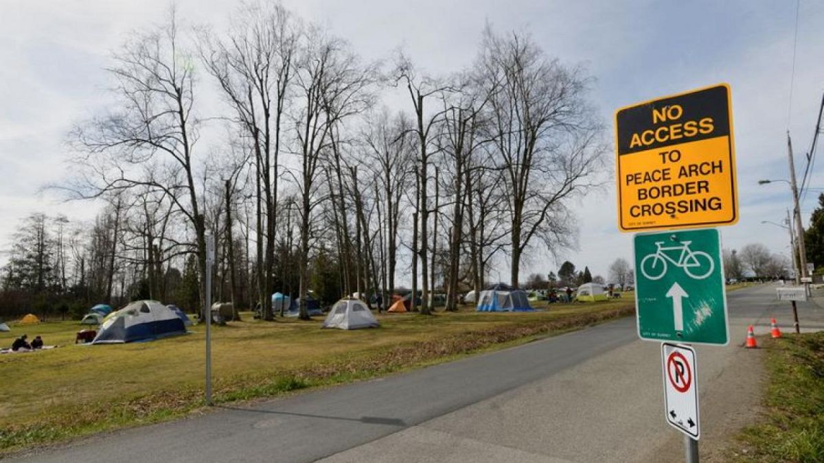 Canada takes cautious first step toward lifting border restrictions ...