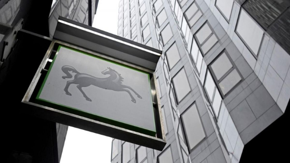 Britain's Lloyds hires ex-DBS executive as COO | Euronews