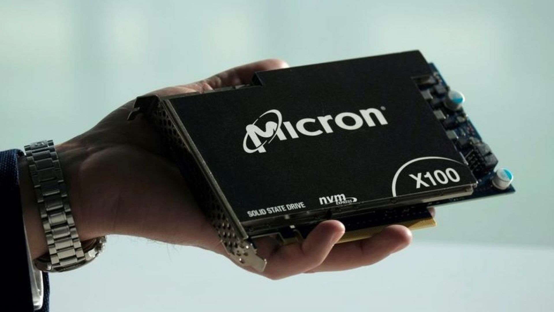 Micron sees dip in chip demand as PC makers face parts shortages | Euronews