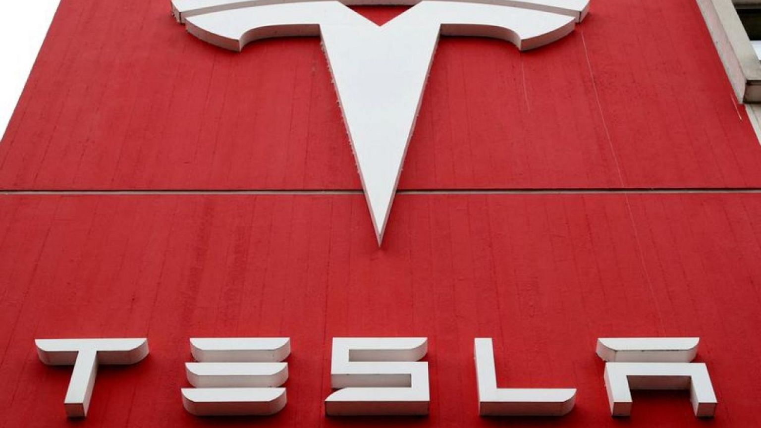 Tesla pulls games on moving car screens after U.S. safety probe | Euronews