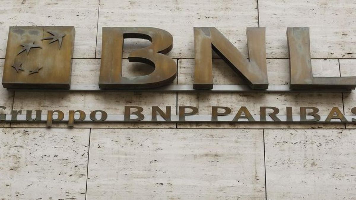 BNP's Italian bank, unions spar over strike take-up | Euronews