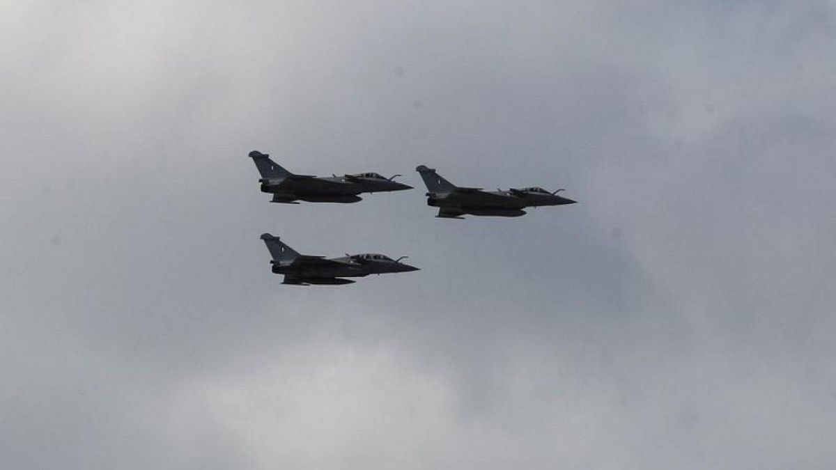 Greece receives first Rafale fighter jets from France | Euronews
