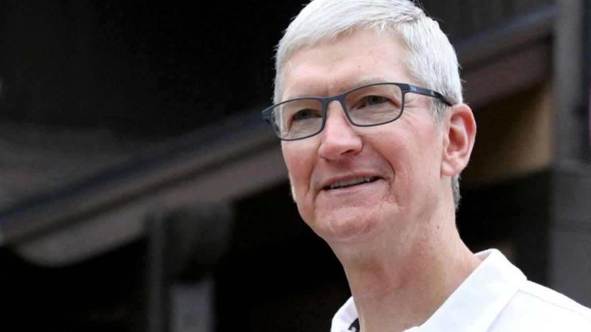 Apple's Tim Cook raises concern over LGBTQ laws in the U.S. | Euronews
