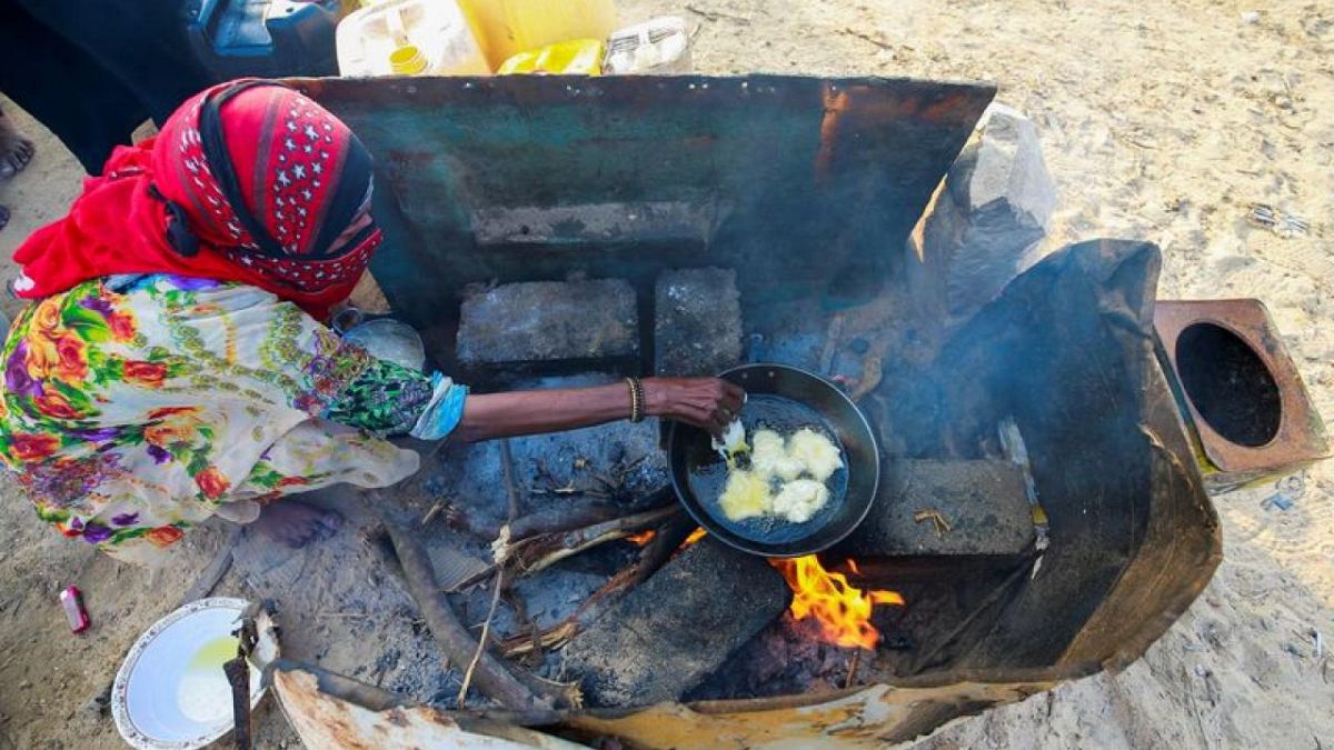 Aid groups push to feed Yemen's hungry millions during Ramadan ...