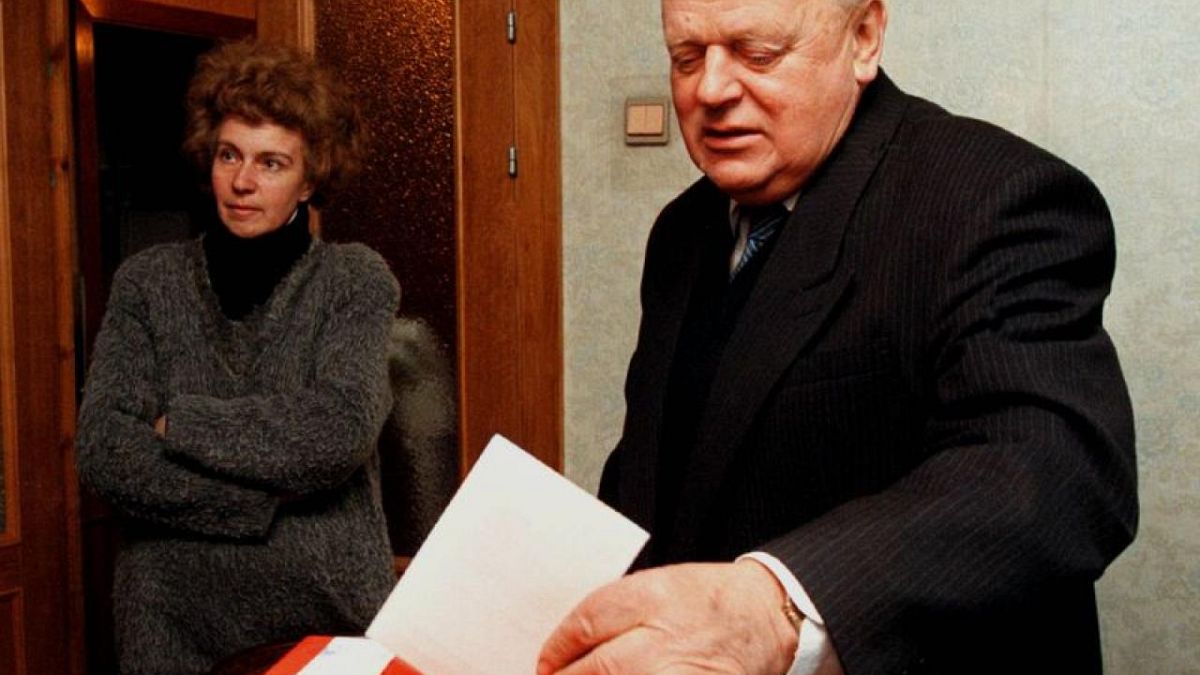 Muere a los 87 años el exlíder bielorruso Shushkévich, el hombre que ...