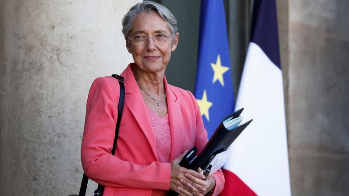 French PM gives policy speech, opposition flexes its muscles | Euronews