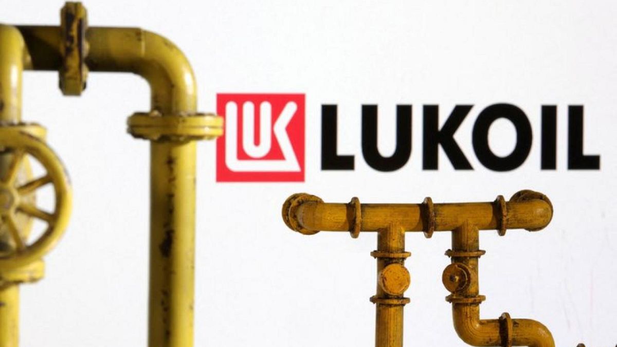Lukoil names new head for Italian refinery amid sale talks | Euronews