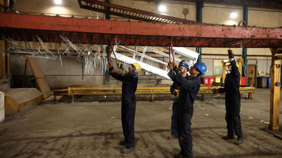 UK factories suffer worst month since May 2020 as economy stumbles ...