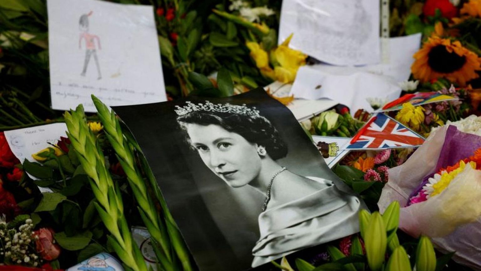 Factbox-Queen Elizabeth's reign in numbers | Euronews