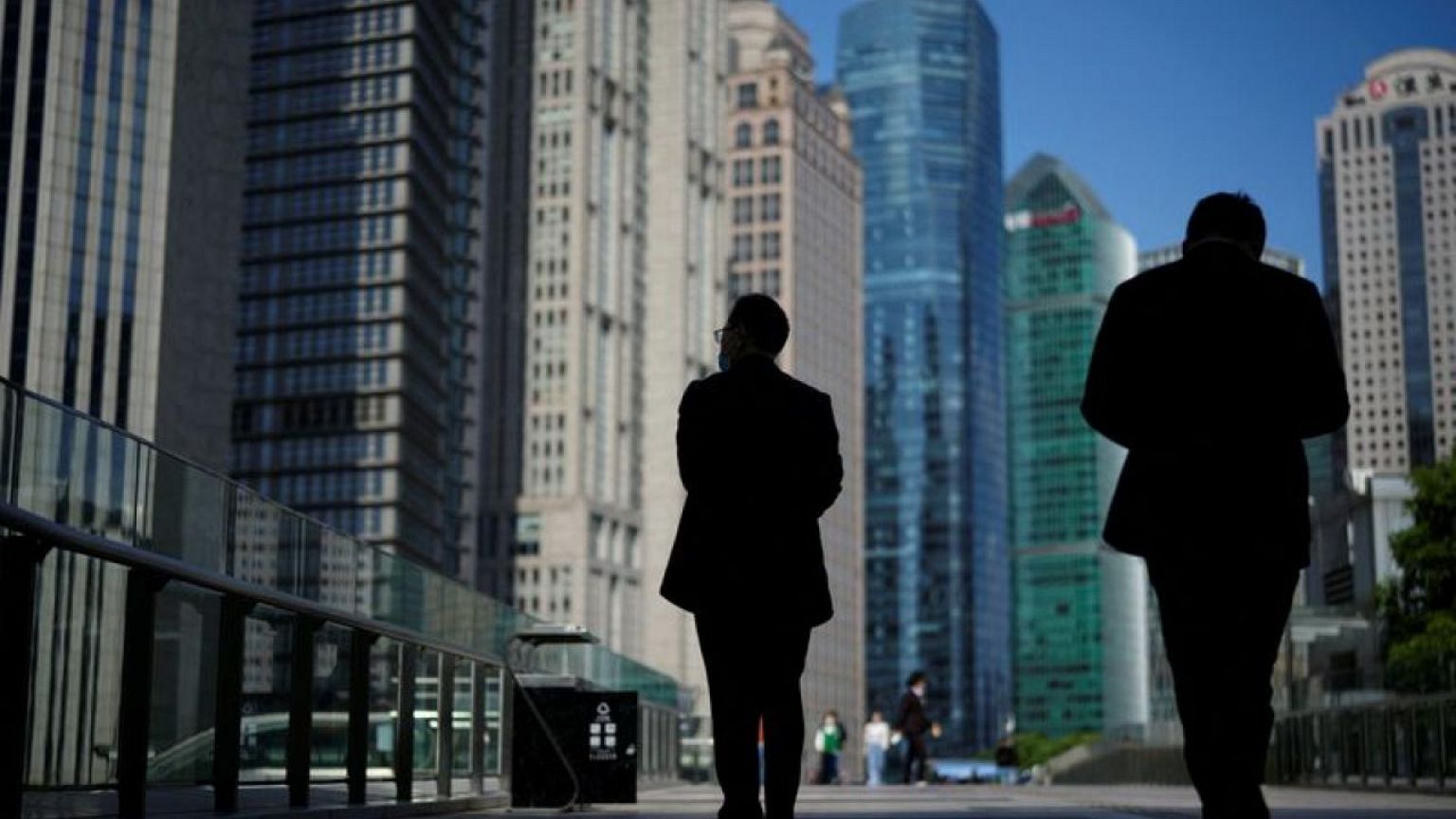 China Q3 GDP growth tops forecasts but meaningful rebound elusive | Euronews