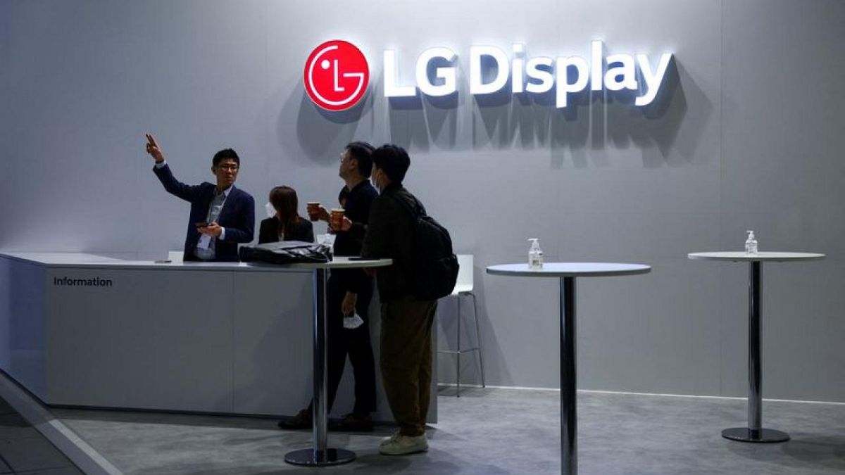 LG Display posts bigger-than-expected Q3 loss on sluggish device sales ...