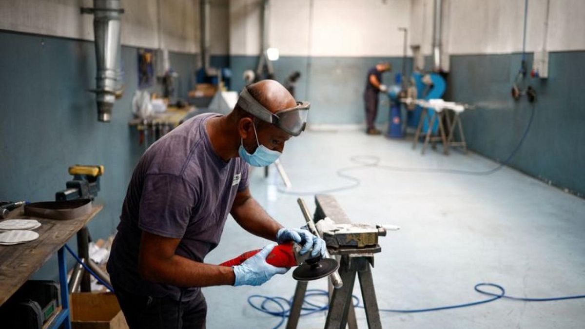 Italy manufacturing slump deepens in October - PMI | Euronews