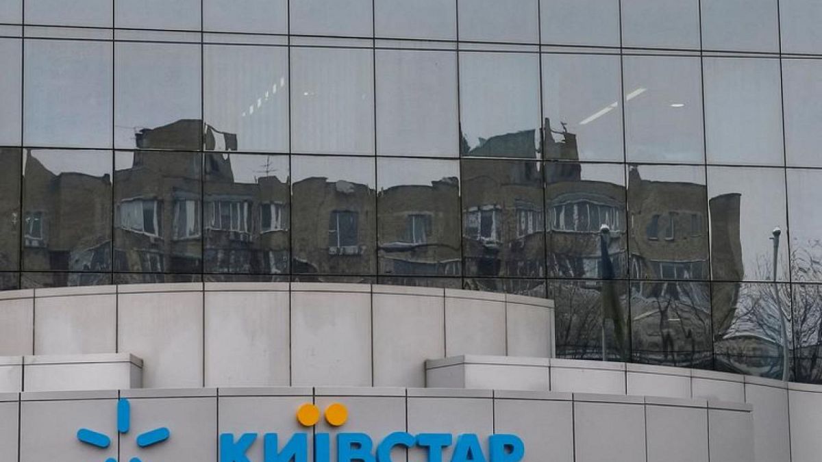 Ukraine's Kyivstar resumes telco coverage in Kherson after Russia exit ...