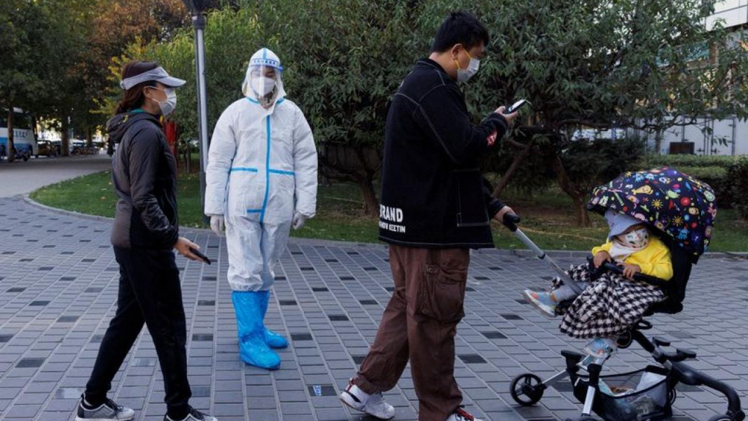 China informa 24.473 nuevos casos de COVID, algunos negocios de Pekín ...