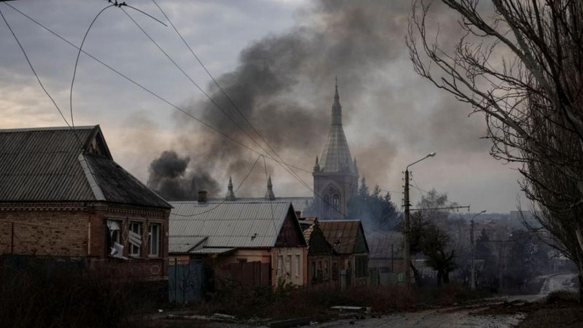 Ukrainians leaving Bakhmut describe constant shelling, fear and cold ...