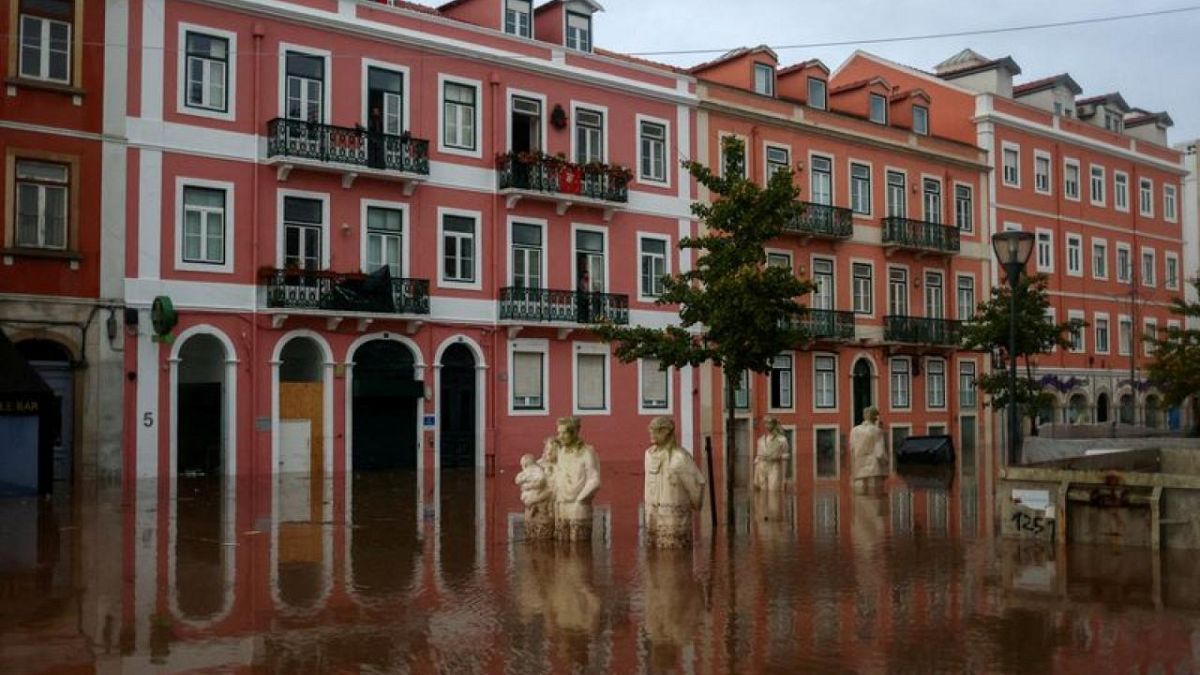 Las autoridades de Lisboa instan a quedarse en casa ante las fuertes ...