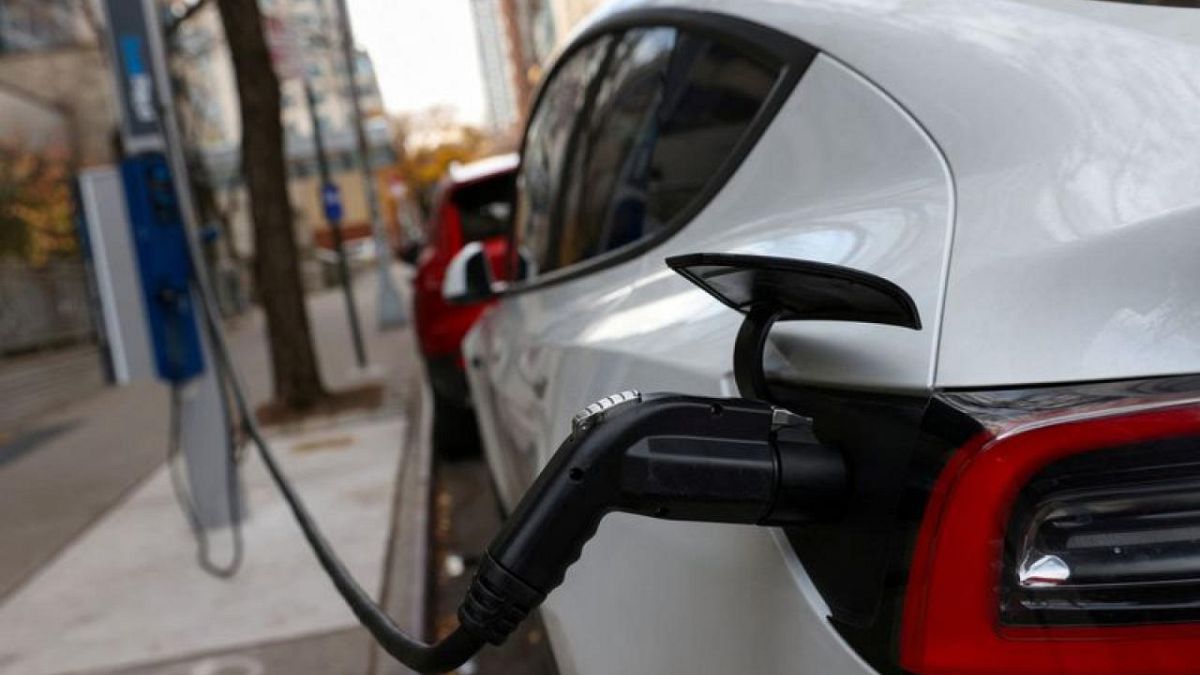 EU, U.S. start talks on electric vehicle subsidies - Commissioner ...