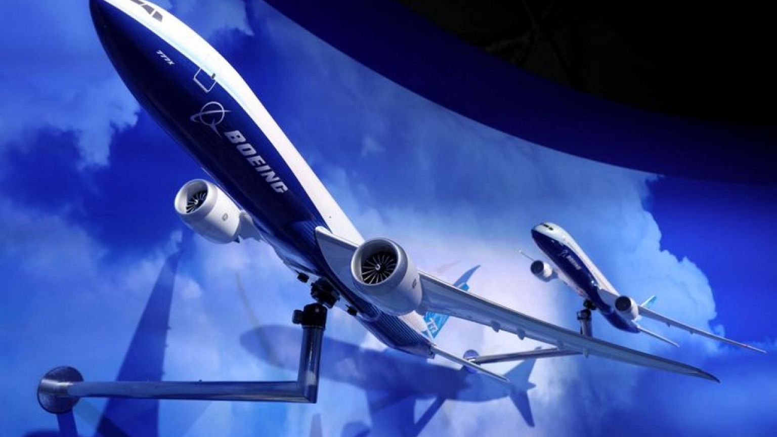 Boeing resumes 777X flight testing after recent engine issue | Euronews