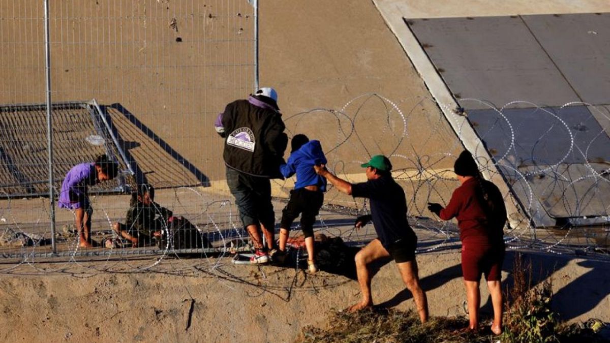 Explainer-Why are migrants crossing the U.S.-Mexico border in record ...