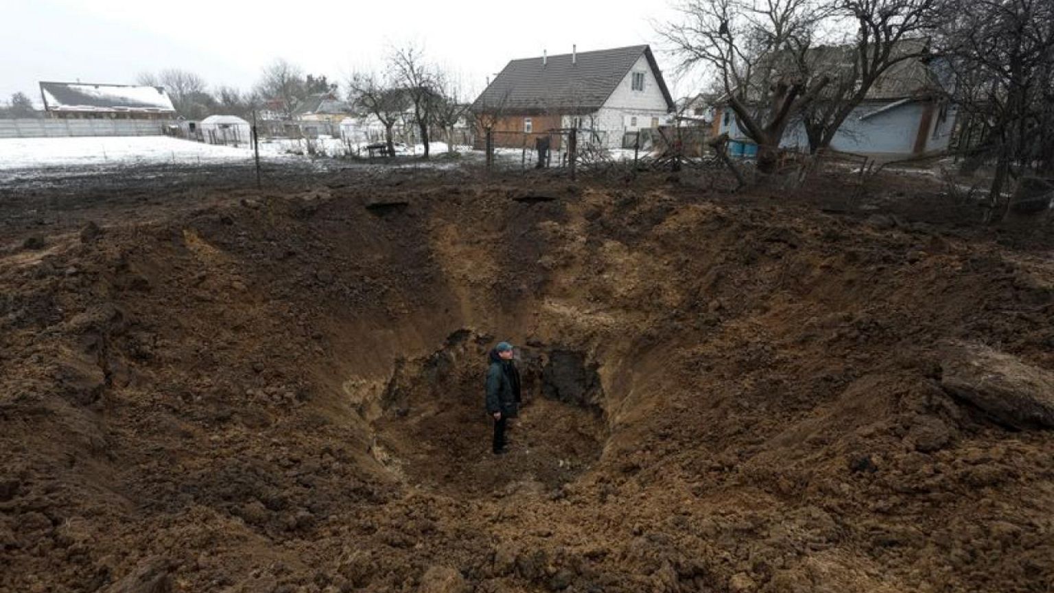 Russia fires new wave of missiles at Ukraine after hitting Kyiv ...