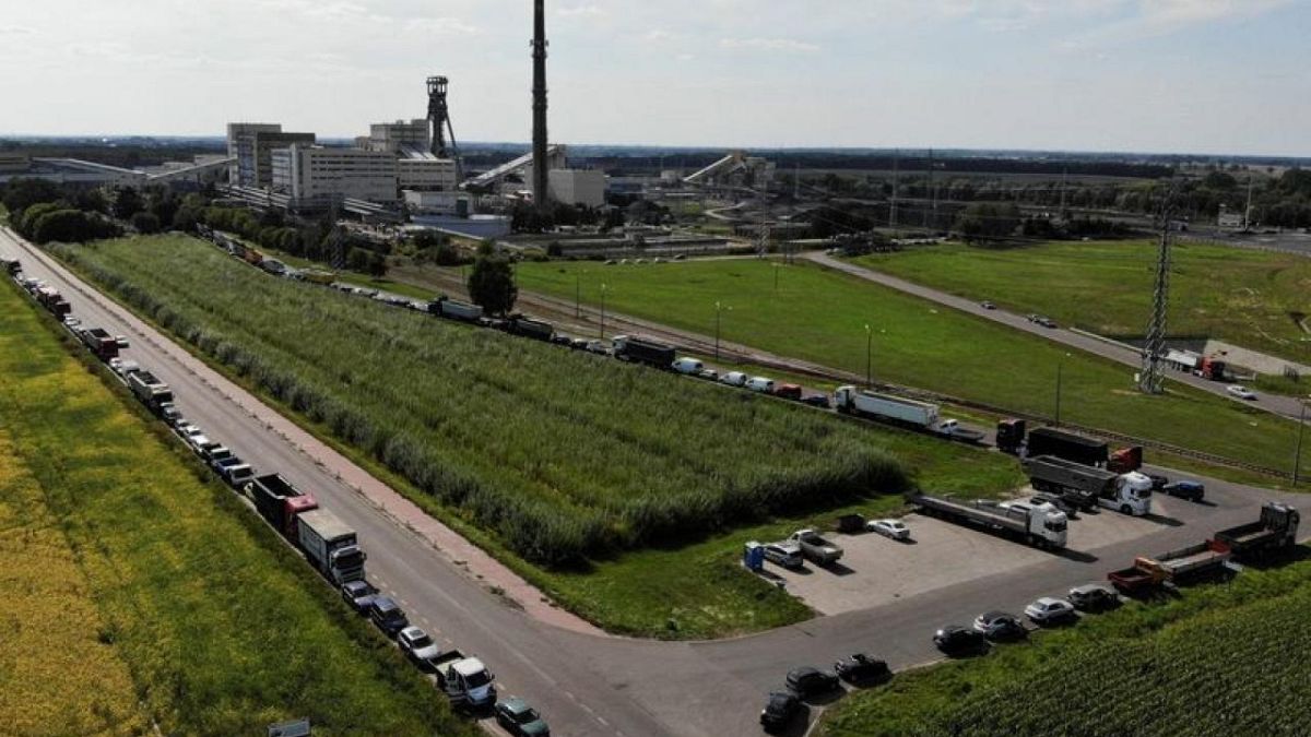 Poland earmarks $1 billion to help curb surge in household heating ...