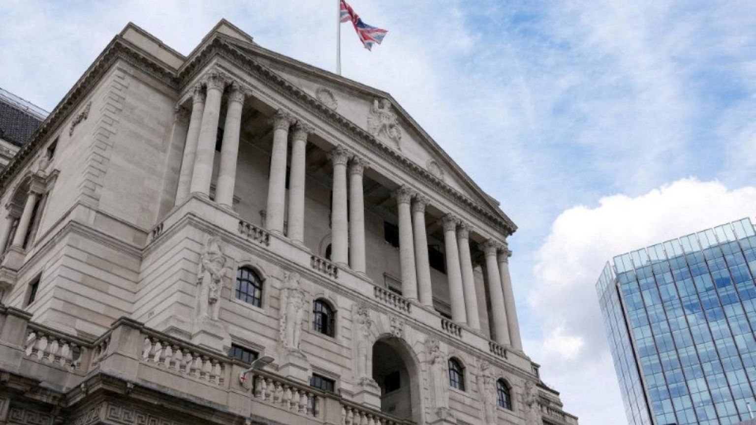 El Banco de Inglaterra está dispuesto a hacer más en materia de ...