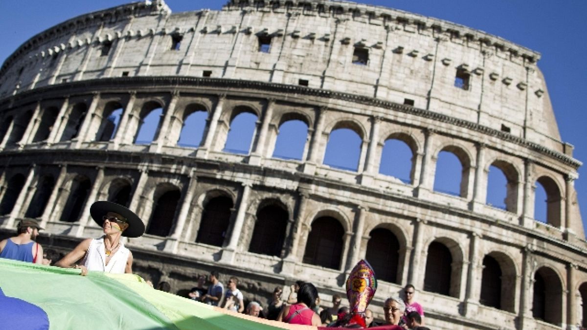 A Roma la prima manifestazione per i diritti dei giovani trans | Euronews