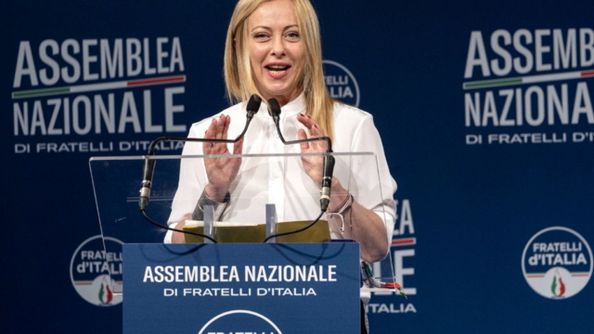 Caivano: Meloni, risponderemo colpo su colpo ai criminali | Euronews